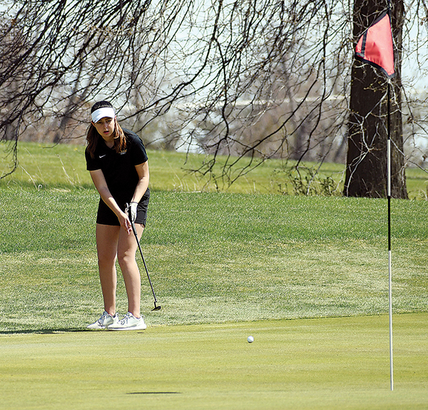 Henson wins Linda Bloom Invite | News, Sports, Jobs - Times Republican